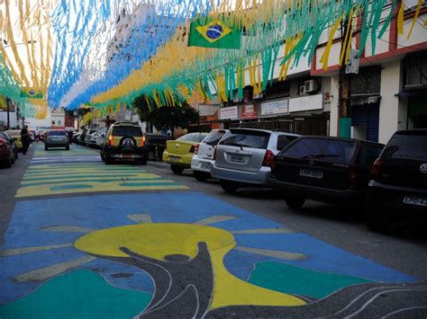Ruas Do Rio São Decoradas Para Copa Do Mundo 2014 Agência Brasil