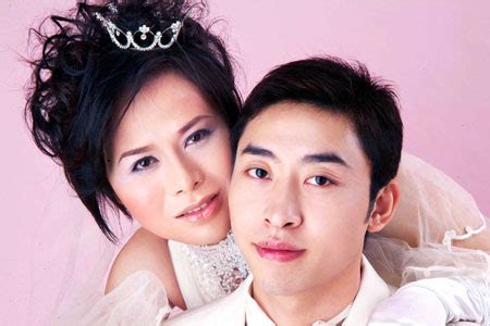 25岁俊小伙变性成美女 与男友合拍婚妙照 图 搜狐新闻中心