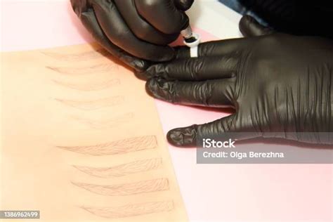 미세 한 연습 마이크로 블라딩및 피크로 색소 침착의 아름다움 과정 0명에 대한 스톡 사진 및 기타 이미지 0명 교육 강좌 눈 신체 부분 Istock