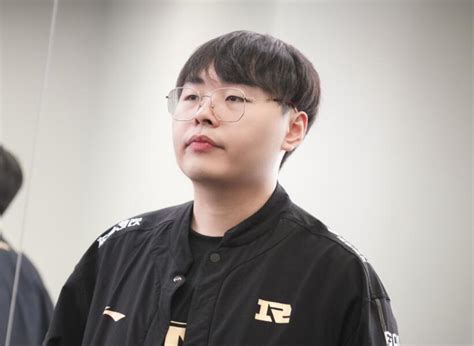 Rng前教练风哥证实，edg输比赛和选手无关，教练bp做的太差腾讯新闻