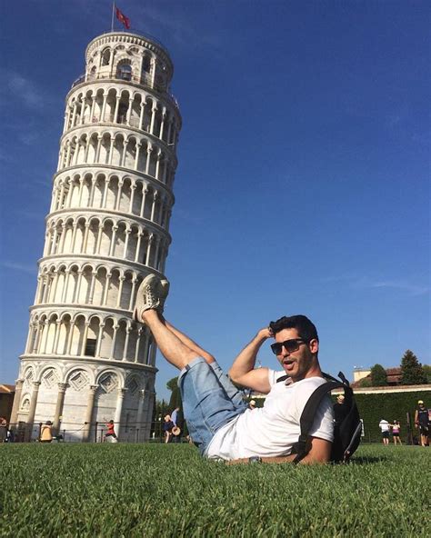 20 Creative Tourist Photos Of The Leaning Tower Of Pisa My Modern Met