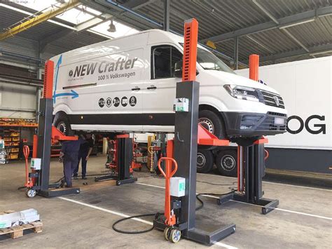 Автомобильные подъемники по выгодной цене в «Business Auto».