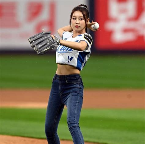 정규리 시구 2023 미스코리아 선 다운 그녀의 완벽한 각선미가 돋보이는 와인드 업