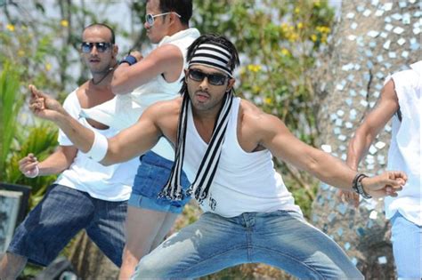 Allu Arjun And Deeksha Hot Stills From Vedam Song Shooting