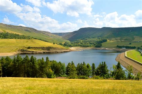 Dovestone Reservoir Walk Peak District