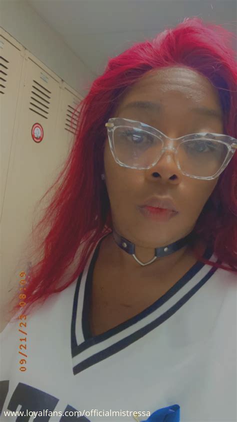Official Mistress As Official Social Fan Page Loyalfans