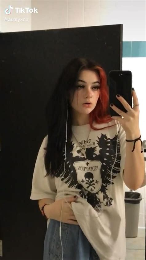 Grunge Girl Discover 12 Girls Ideas Cute Lesbian Couples Lesbian