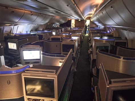 United Polaris Business Class Reviewed 6 Likes And 4 Dislikes