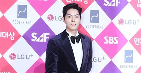 [on포토] 포즈 취하는 배우 홍종현