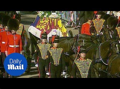 Princess Dianas Funeral Procession Passes Buckingham Palace Daily