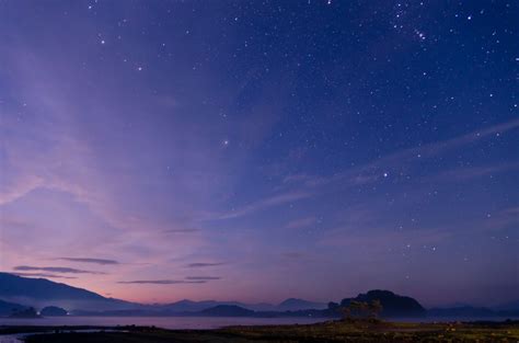 夜明けの空に Ganref In 2024 Night Clouds Clouds Ipad Wallpaper