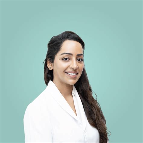 Dermatologist In Dubai Dr Swetha Dilip Cosmesurge