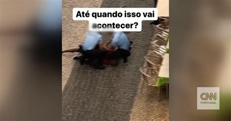 Abordagem Dos Agentes Da Psp Ao Homem Que Andava Na Rua Com Um Cabo De