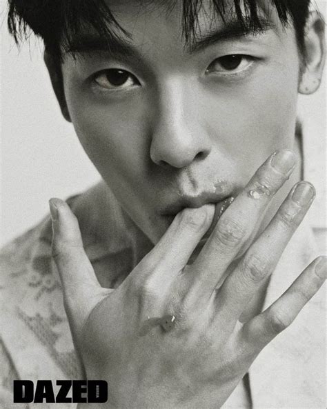 허광한 화보 Male Portrait Poses Still Life Drawing Human Poses Reference