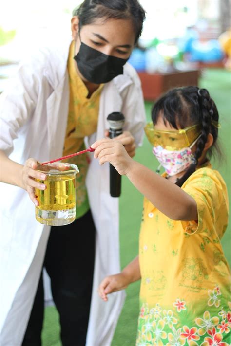 โชว์ทดลองวิทย์ แสนสนุก