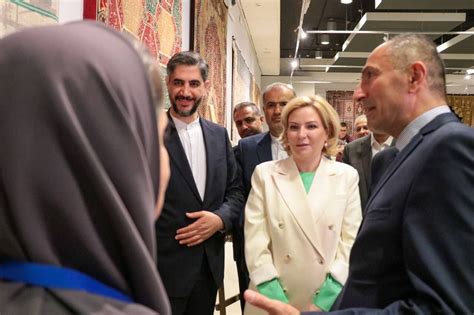 همشهری آنلاین تصاویر افتتاح نمایشگاه هنرهای اصیل ایرانی با حضور وزرای فرهنگ ایران و روسیه