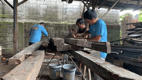 Lumang Kahoy Bagong Buhay At Kabuhayan