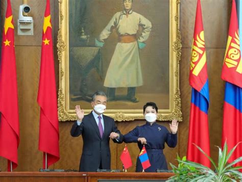 Гадаад харилцааны сайд Б Батцэцэг БНХАУ ын Гадаад хэргийн сайд Ван И нар албан ёсны хэлэлцээ хийв