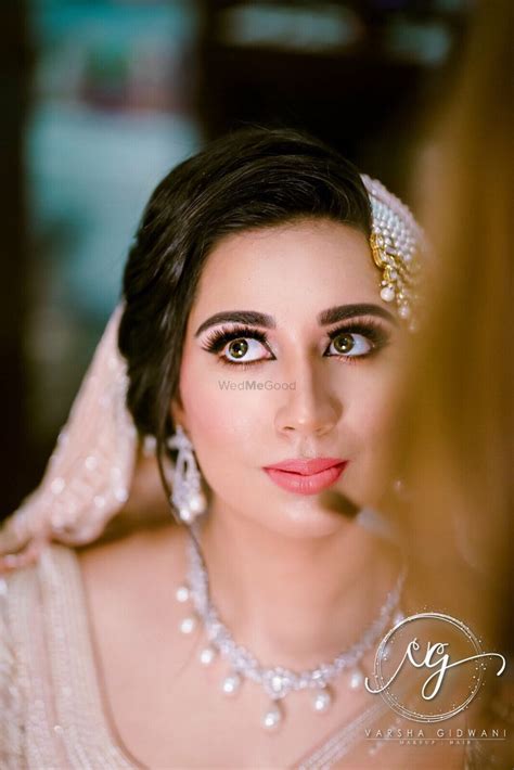 10 Questions You Must Ask Your Makeup Artist Before The Final Booking
