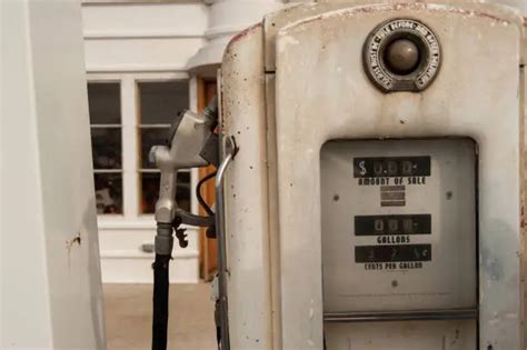 Free 1950 Gas Pump Photos And Pictures Freeimages