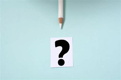 물음표 질문 답변 및 브레인스토밍 개념에 대한 Faq 빈도 질문 가리키기에 대한 스톡 사진 및 기타 이미지 가리키기 개념 교육 Istock