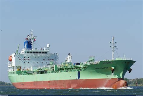 مصادر تكشف للميادين تفاصيل استهداف باخرتين إسرائيليتين في المحيط الهندي الميادين