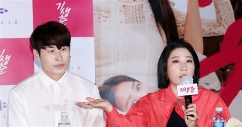 기생춘 민도윤 성인영화 배우로 10년째 처음으로 취해서 베드신