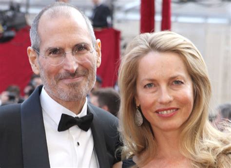 스티브 잡스 혼외 딸 비정한 아버지 묘사에 아내 반박 우리 기억과 달라