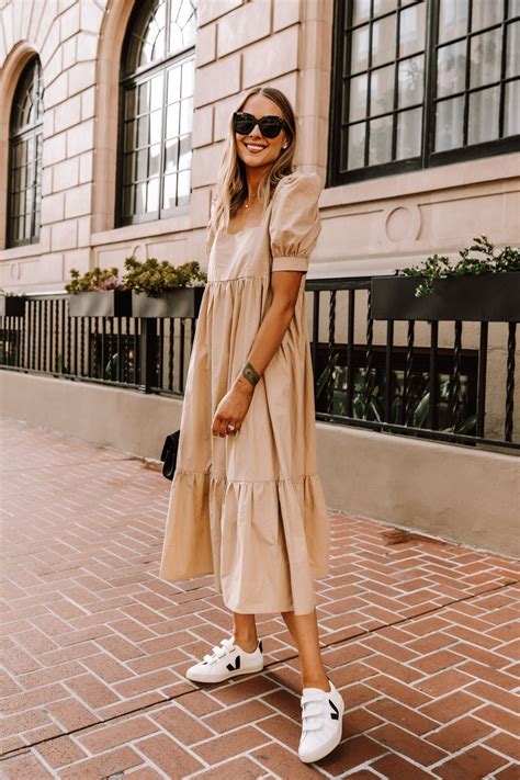 What To Wear For Casual Summer Date Nights Chic Beige Tiered Dress