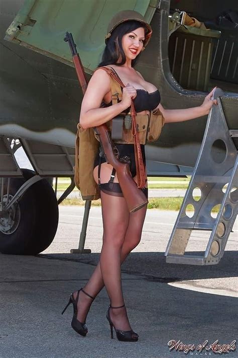 Pin By Papy 52 On Pin Up Art Pin Up Poses Pin Up Style Pinup Poses