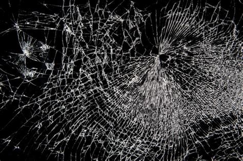 깨진 유리 질감입니다 격리 된 현실적인 금이 간 유리 효과 프리미엄 사진