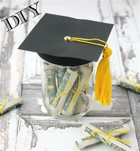 บางคนก็ชอบของขวัญแบบนี้มากกว่านะครับ เรียบๆง่ายๆ Diy Graduation Ts Best Graduation Ts