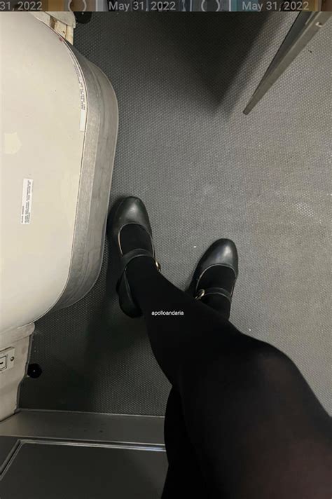 Need A Foot Massage R Sexyflightattendants