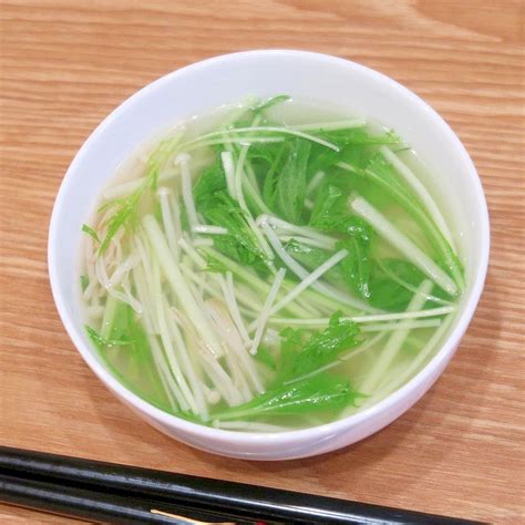 えのきと水菜の中華風スープお手軽に★減塩志向 レシピ・作り方 By Si Ze2k 楽天レシピ