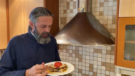 ΜΕΛΙΤΖΑΝΕΣ ΜΕ ΨΑΡΙ ΣΤΟ ΦΟΥΡΝΟ ΑΠΟ ΤΟΝ ΓΕΡΟΝΤΑ ΠΑΡΘΕΝΙΟ Youtube