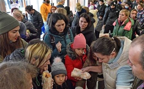 Изповедта на един доброволец Напускам Центъра за бежанци претенциите на украинците са нетърпими