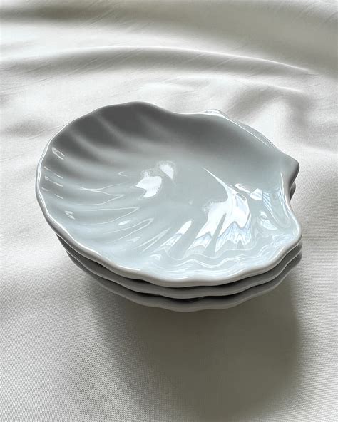 Sweet Scallop Shell Porcelain Dish By Vanwell Set Of 3 White Small