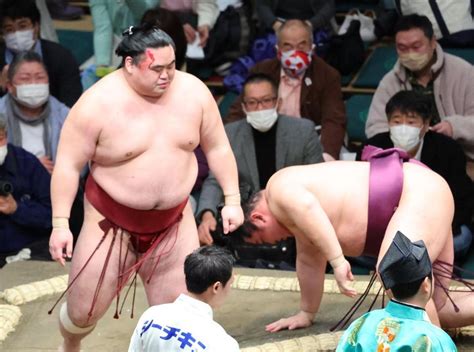 隆の勝 頭部から流血も白星発進 遠藤と激しく衝突「ゴツン」と館内に音響くスポーツデイリースポーツ Online