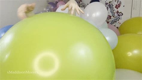 2022 Looner Pop Advent Calendar Dec 6 Cora Peridot Clips4sale