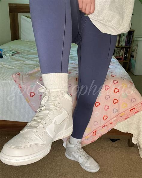 Smelly Gym Shoes Who Loves Stinky Feet Feetplaza