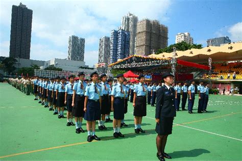 荃灣區中學暨制服團體升旗禮（附圖）
