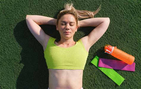 10 эффективных упражнений которые преобразят ваше тело без абонемента в фитнес клуб