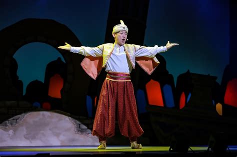 だいすけお兄さんとまことお兄さんダブル主演世界迷作劇場202324ゲネプロ写真とレポートが到着 ローチケ演劇宣言