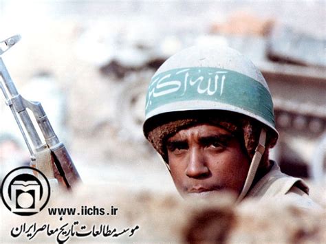 «نوجوانان در جبهه‌های نبرد، در دوران دفاع مقدس در آیینه تصاویر اسلايد تصاوير عکس شماره 1