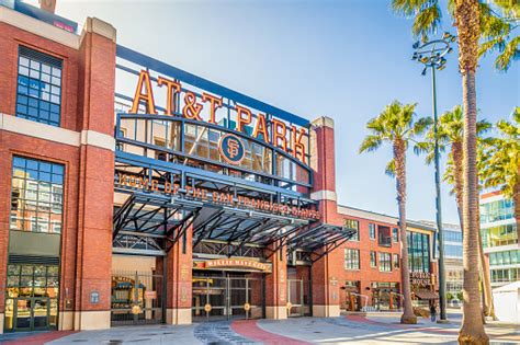 Att 공원 여름 샌 프란 시스 코 캘리포니아 미국에에서 푸른 하늘 가진 아름 다운 화창한 날에 샌 프란 시스 코 자이언츠의 홈 Championship에 대한 스톡 사진 및