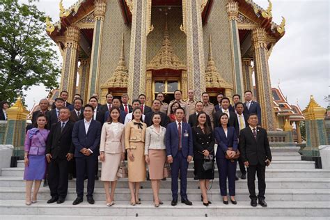 อนุทิน ชาญวีรกูล ควง 3 รัฐมนตรีช่วยกราบสมเด็จพระสังฆราชก่อนเข้ามหาดไทย Chorsaard