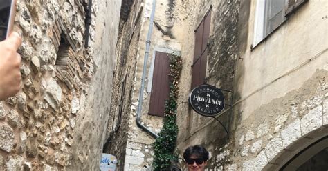 손예진 프랑스서 의문의 남성과 어깨동무 포착 준희 보고있나