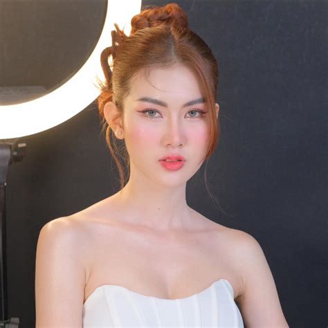 Open Or Close 😆 Vann Socheata