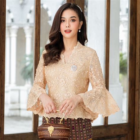 ชุดผ้าไหม ชุดไทยประยุกต์ เสื้อลูกไม้พรีเมี่ยม Premium Closet Home