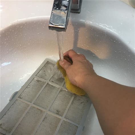 多久清一次冷氣濾網半數以上的人做不到夏天電費暴增定期清潔冷氣濾網可節省10 冷氣用電Mombaby 媽媽寶寶懷孕生活網